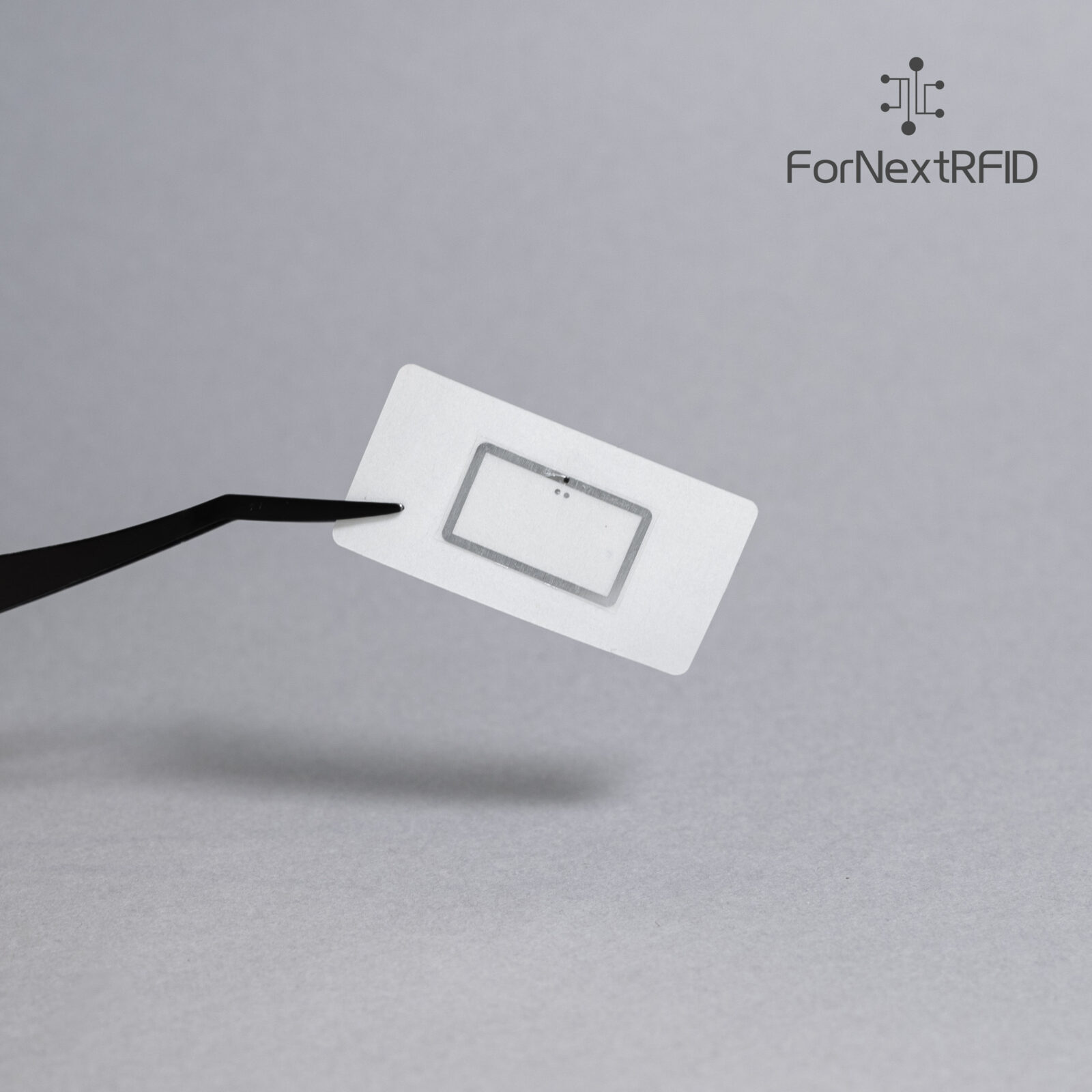 Anti-Liquid UHF RFID Label 40×20mm For Liquid Containers